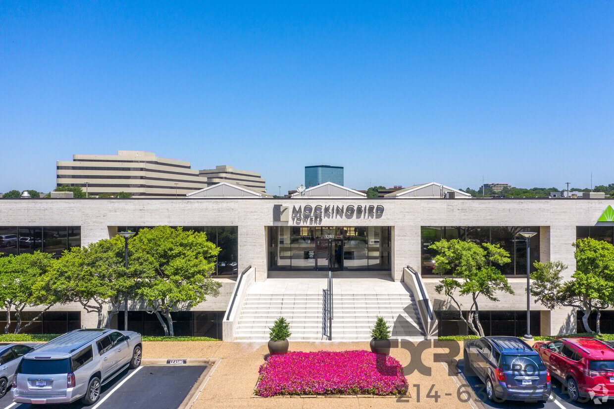 Mockingbird Towers | 1341 W Mockingbird Ln Dallas, Texas